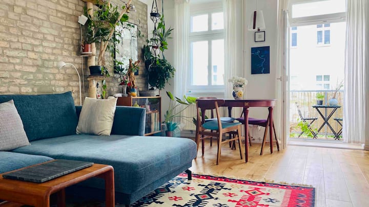 Cozy Apartment With Balcony In The Heart Of F-hain -