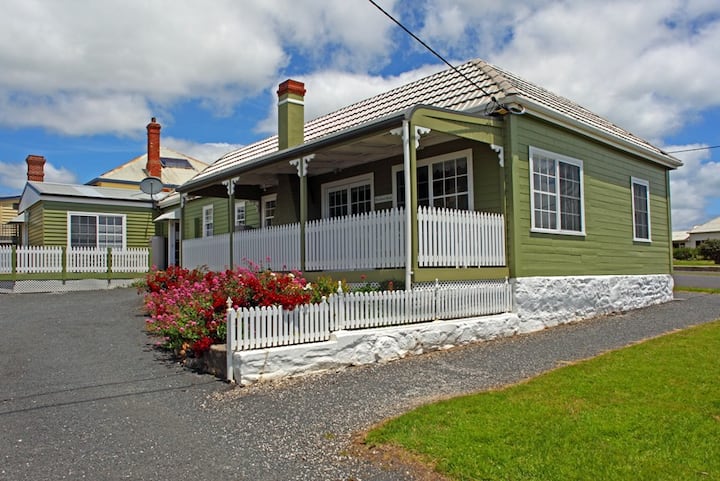 Abbey's The Green House - Stanley