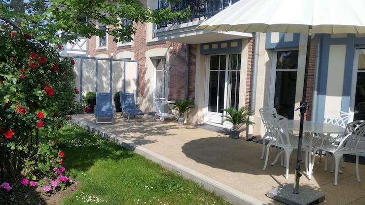 Grand 2 Pièces Avec Jardin à Deux Pas De La Plage - Deauville
