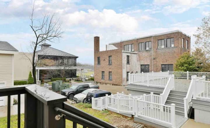 💙The Flat @ The Lex W/ Parking-horse Park-bourbon - Lexington, KY