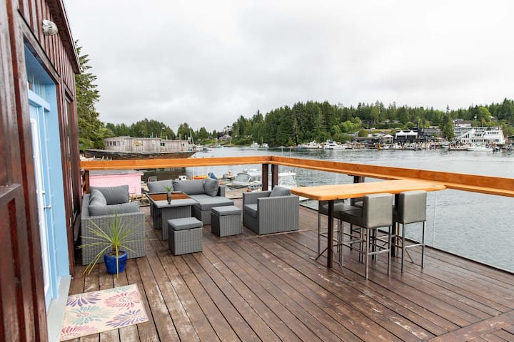 The Tofino Float House - Tofino