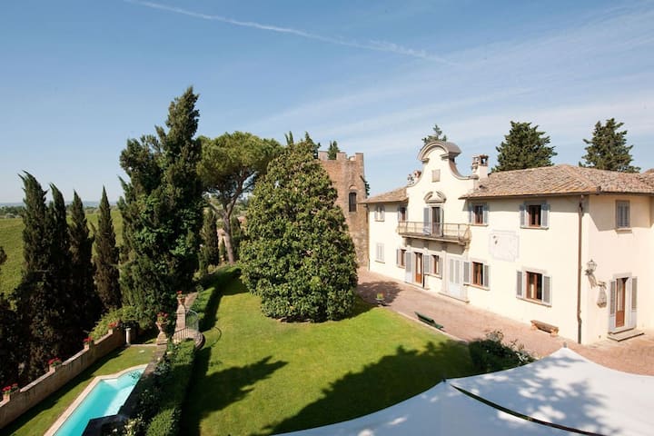 Julia Roberts Castle - Certaldo