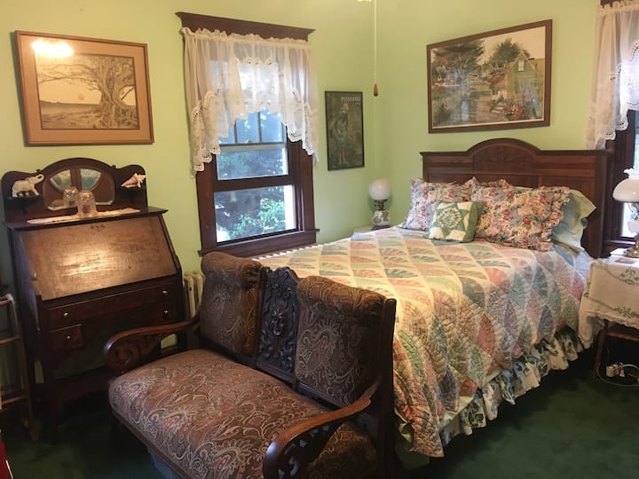 Laura’s Room - Annapolis, MD