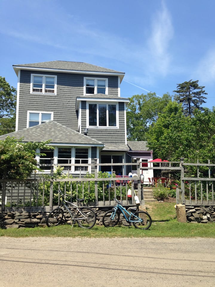 Peaks Island - Walk From Ferry! Perfect Weekend... - Portland, ME