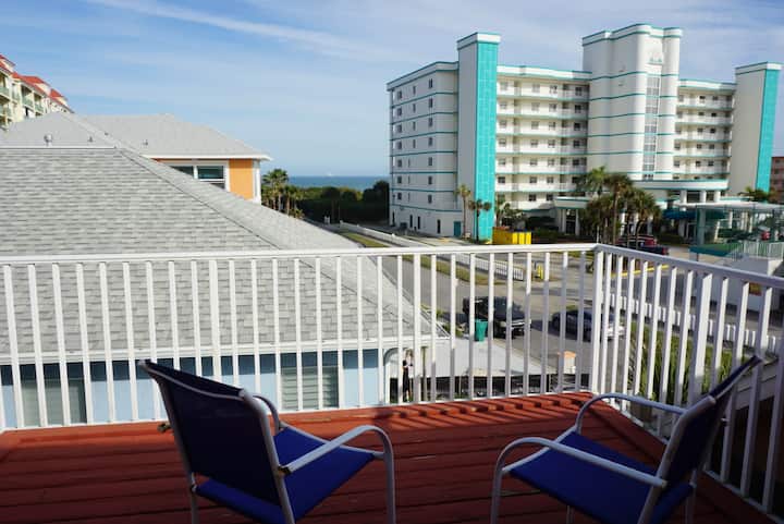 Rooftop Oceanview Beach House - 5bedrms & 4bathrms - Cape Canaveral, FL