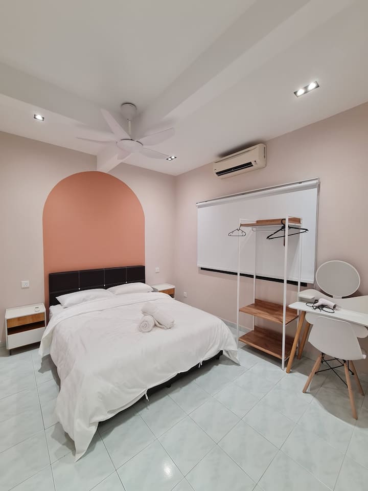 Seremban 2 Garden Homes 553 (7-9pax) - Seremban