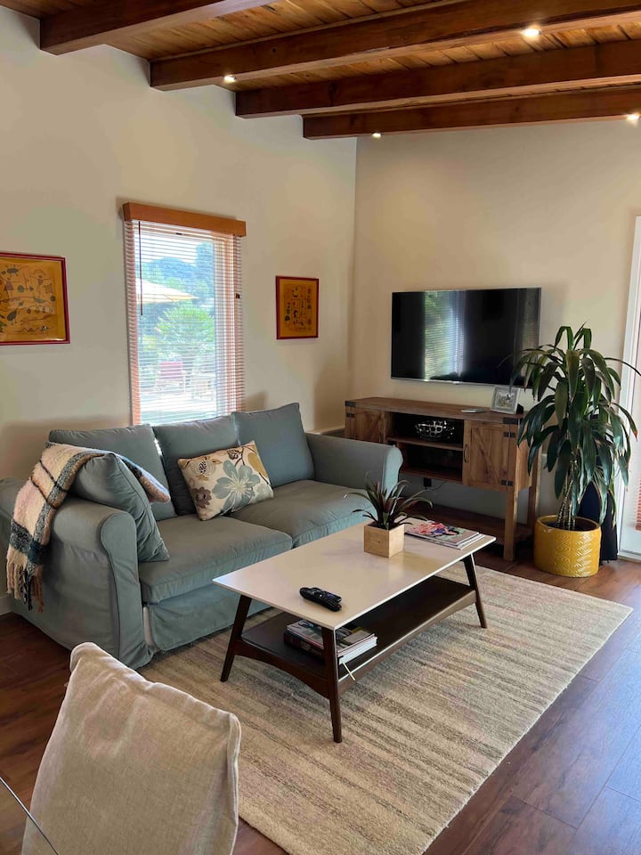 Malibu Canyon Oasis - Agoura Hills, CA