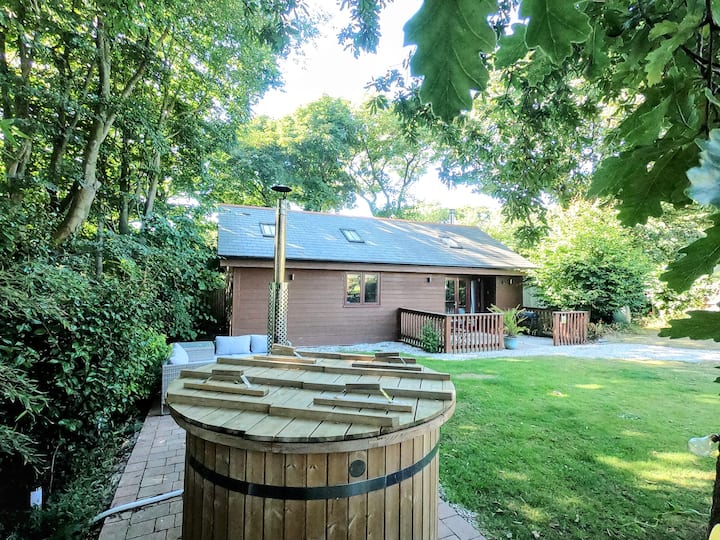 Secluded Lodge With Hot Tub, Close To Perranporth - Perranporth