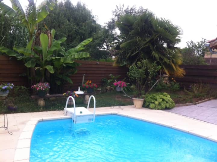 Belle Maison Tout Confort Avec Piscine - Auch
