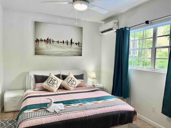 Spacious Two Bedrooms In Venetian Site - Turks and Caicos Islands