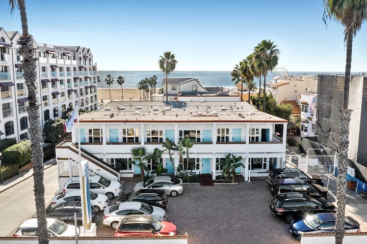 Close To Beach And Pier - Classic King #1 - Santa Monica, CA
