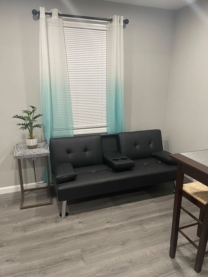 One Bedroom Studio/a Private Bath And Kitchenette - Highland Park, NJ