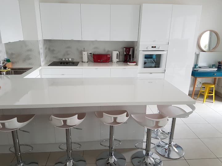 Tbeau T3 Climatisé, Box Fermé, Sécurisé Ds Le 8èm - Calanques de Marseille