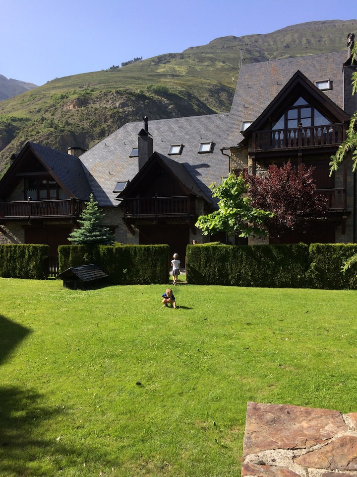 Casita Con Encanto En El Centro De Arties - Vielha