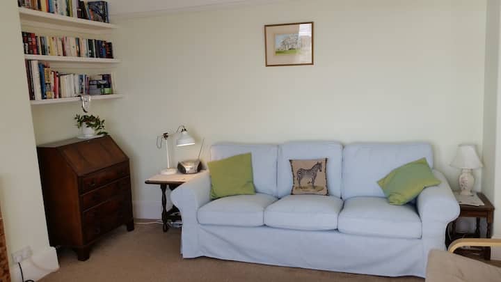Trem-y-don Apartment, Marine Parade, Barmouth - Barmouth