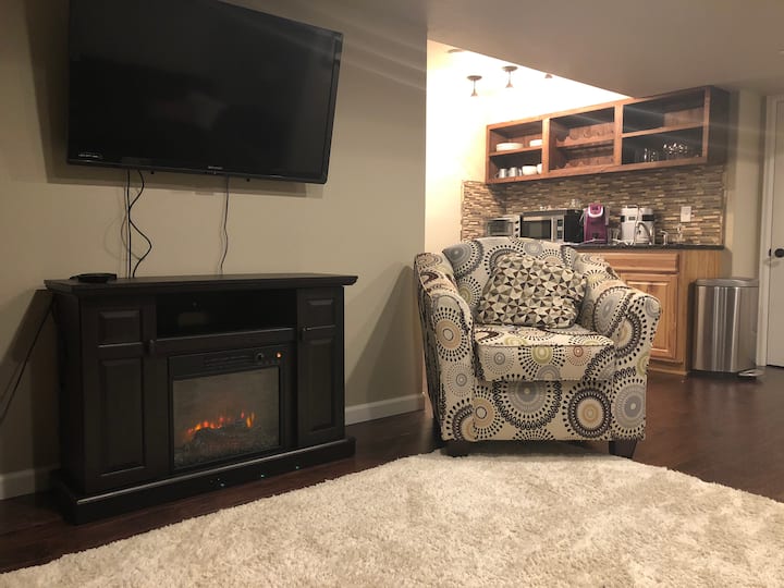 Hobbit Hideaway ~ Basement Apt. - Fort Collins, CO