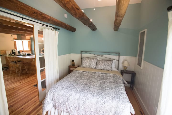 Cabin Bliss. Private Peaceful Space In  Catskills - Phoenicia, NY