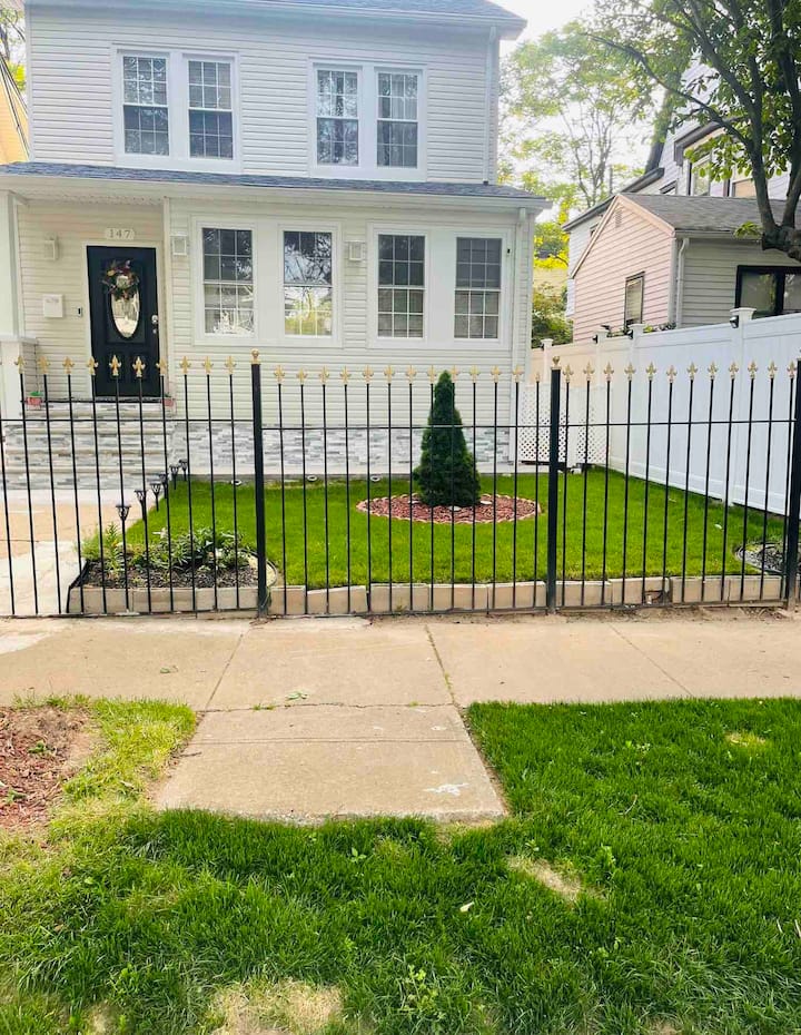 Hosted By Dahlia & Jereece - Elizabeth, NJ