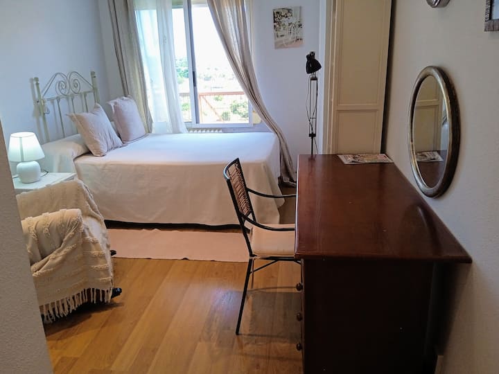 Hab/baño. Uji A 2 Km Bus En La Puerta. Playa 9 Km. - Castellón de la Plana