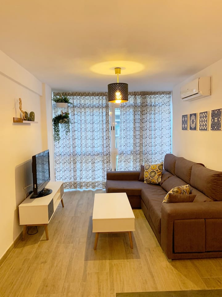 Ideal Apartamento En El Barrio De Las Delicias - Málaga