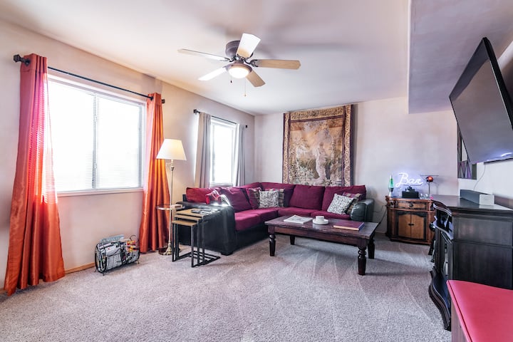 A Charming 2 Bed/2bath Upstairs Condo - Santa Fe, NM