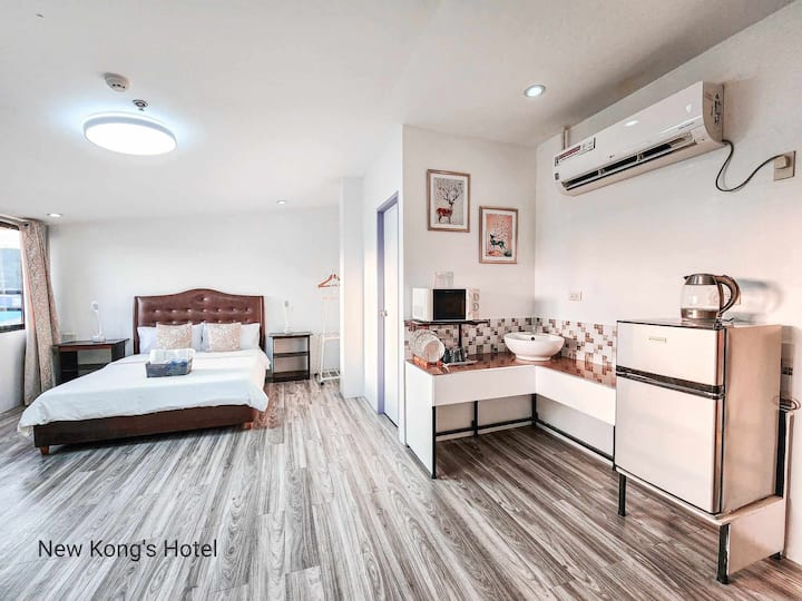 New Kong's Hotel- Queen Deluxe Room #Rm 422 - Olongapo