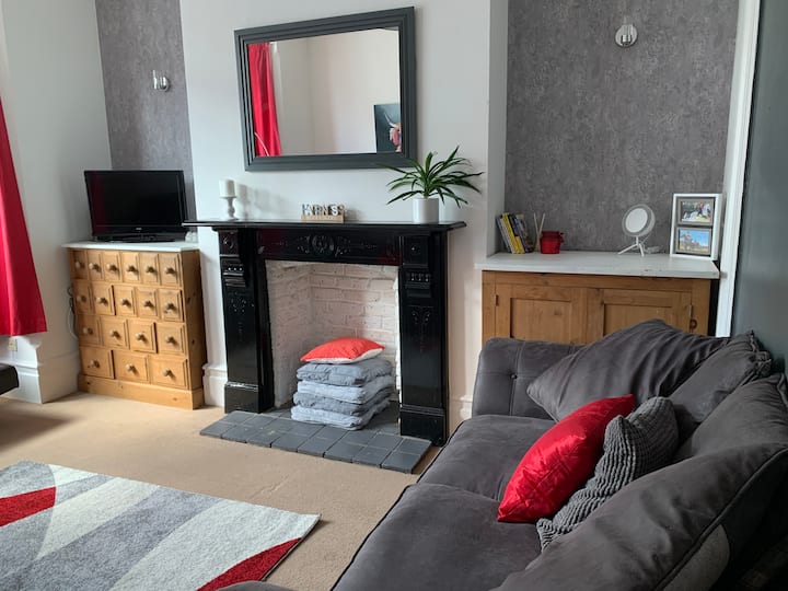 Stylish 5 Bedroom Southsea House Sleeps 12 - Portsmouth