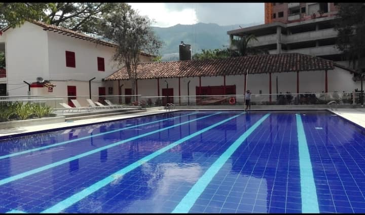 Excelente Ubicación, Acceso Al Transporte (Niquia) - Bello