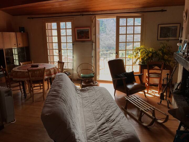 Maison De Village Vue Imprenable Sur Deux Niveaux - Prades
