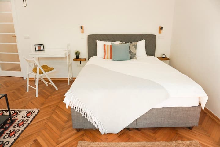 Bosnian-bauhaus Retreat - Sarajevo