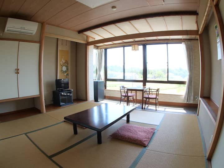 Upstairs Tatami Room With A View Of Nature - Iwaki