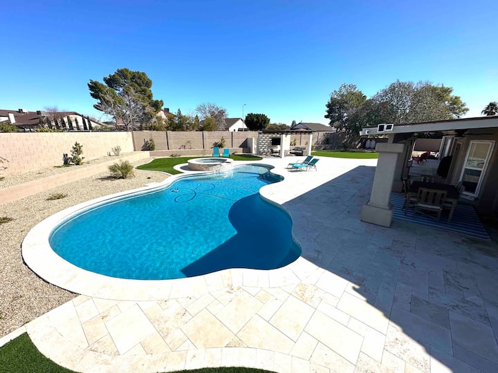 Summer In The Sunshine! Large Yard, Salt Water Pool-spa, Billiards-ping Pong - エイボンデール, AZ