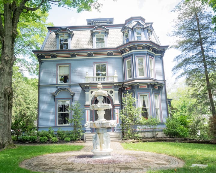The Bevin House B&b, 2 People, Philo Suite - East Hampton, CT