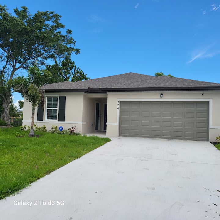 Private Retreat/fully Independent - Port St. Lucie, FL