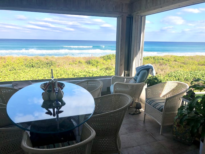 Oceanfront Condo ⛱⛱ 25’ To The Sand! - Delray Beach, FL