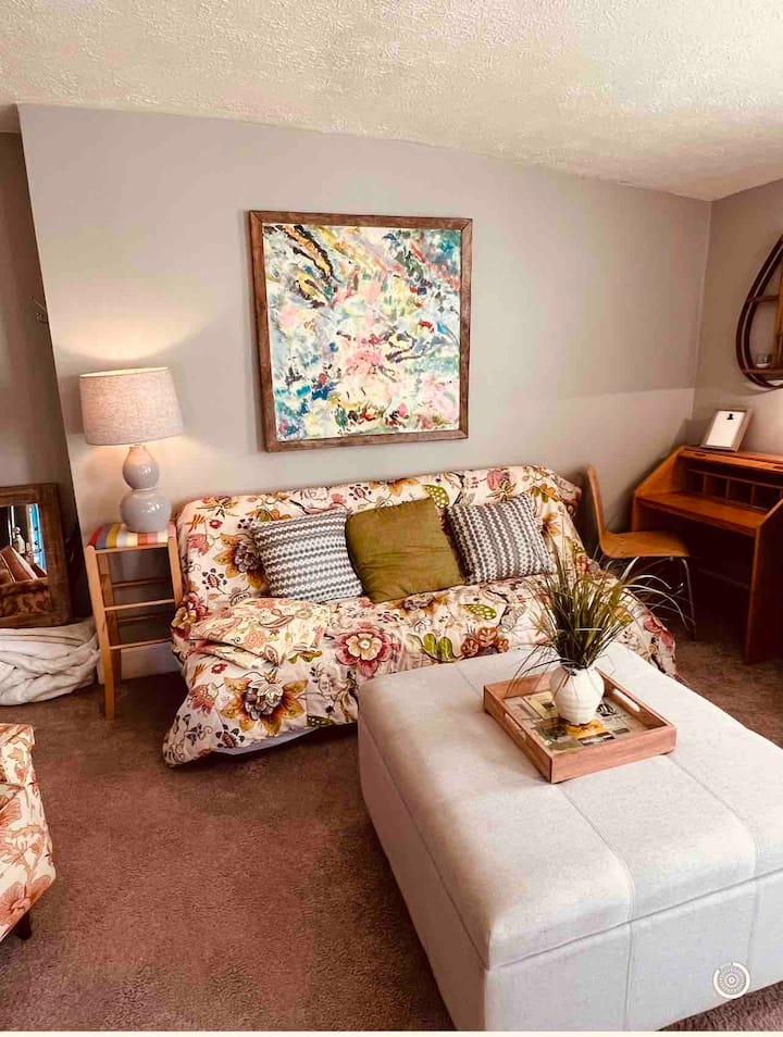 Rosamond Downtown Studio Apt W/free Parking - Winchester, VA