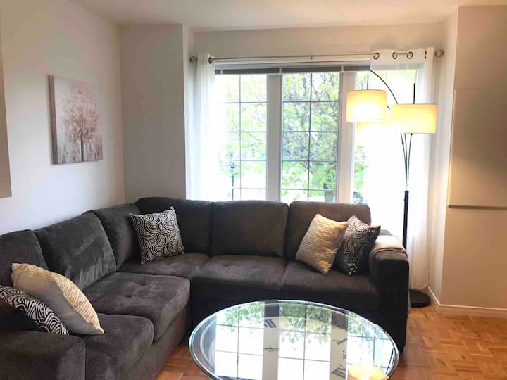 Highland House - Suite #1 - Fergus
