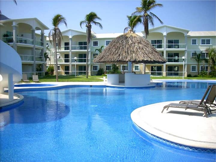 Diamante Lakes Turquesa Vacation Rental Apartment - Acapulco