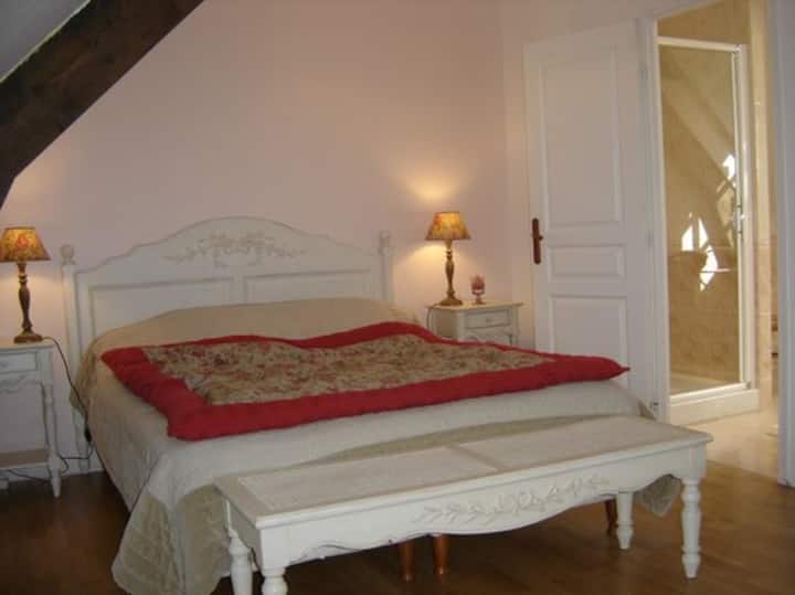 Chambre Double Dans Un Corps De Ferme Du 16ème ! - Honfleur