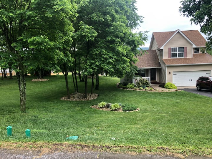 Quiet, Clean Home Close To Everything! - Bristol, TN