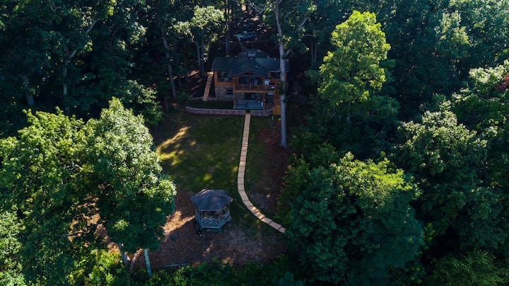 Lakeside Luxury - Clarksville, VA