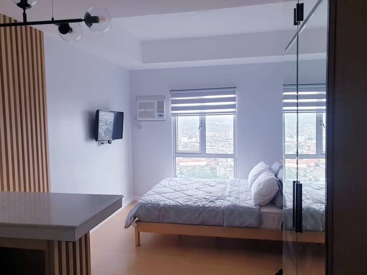 Raine's Studio - It Park Riala | Wi-fi | Top View - Cebu City