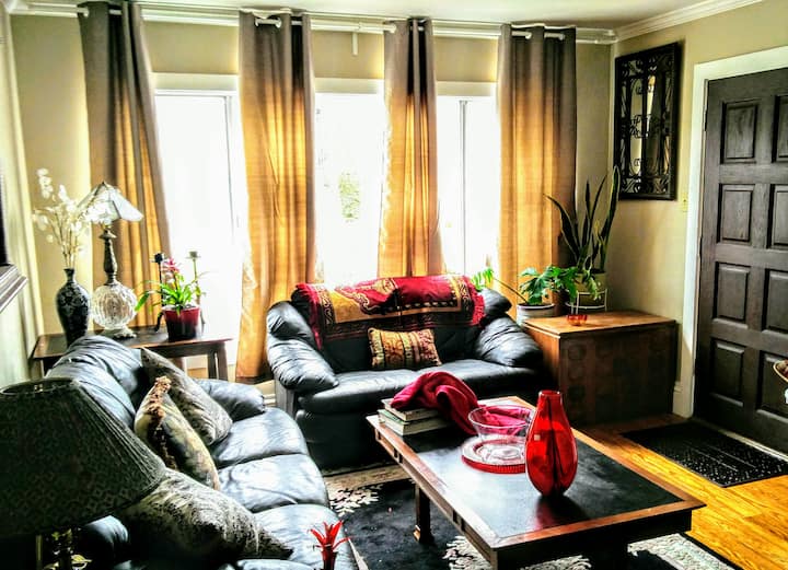 Stylish Two Bedroom Apartment (Lincoln Downstairs) - Alameda