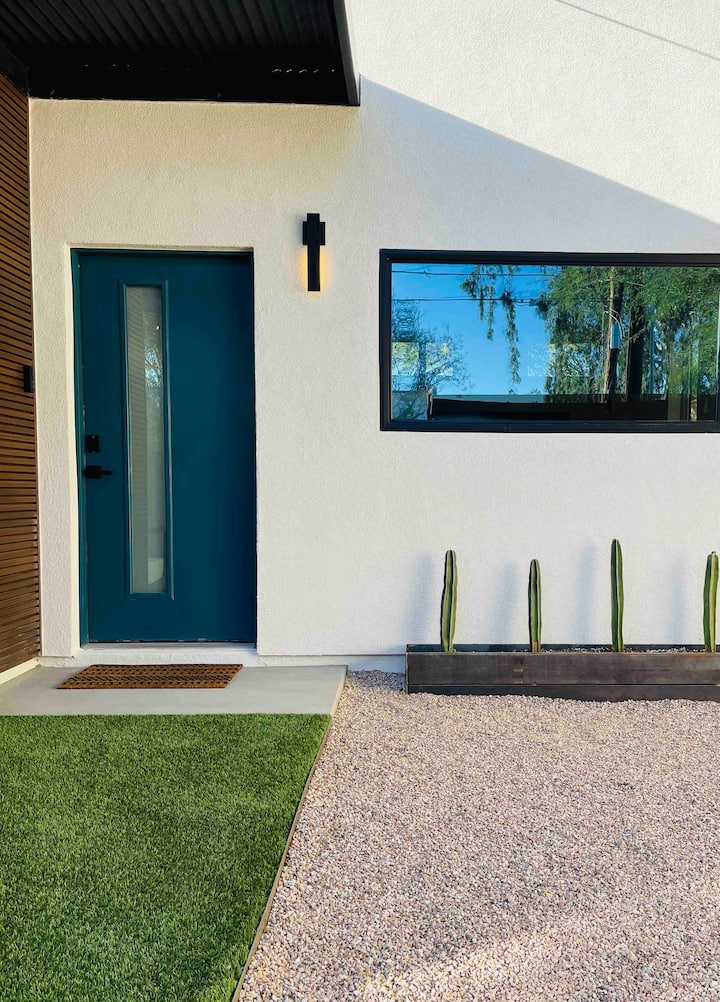Newly Built! Modern Casita | King Bed | Central Ua - Tucson, AZ