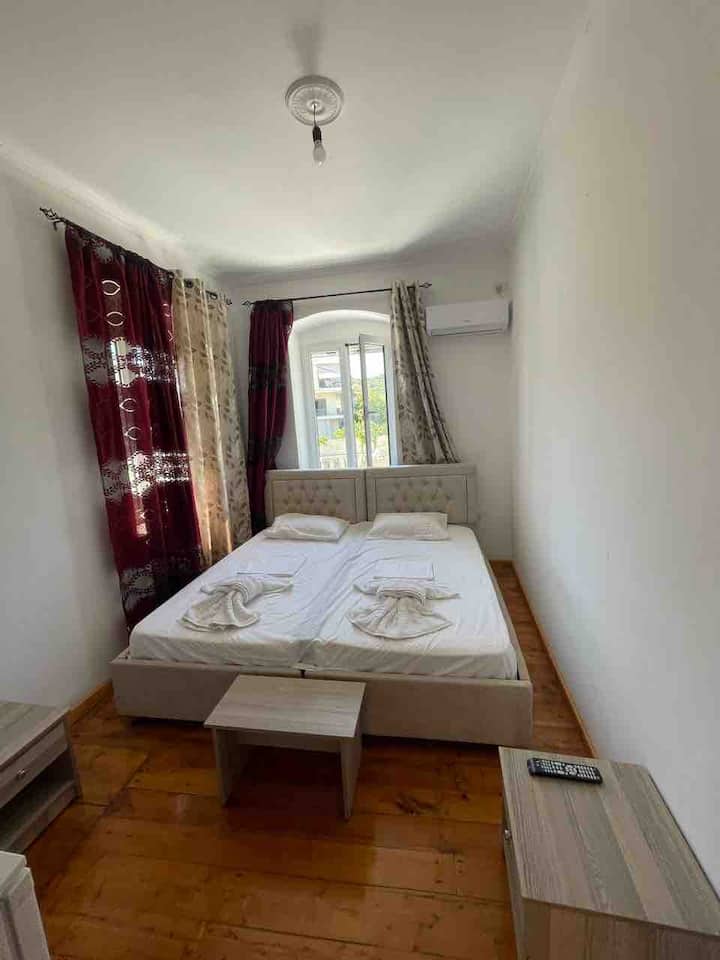 Little Himara - Himarë