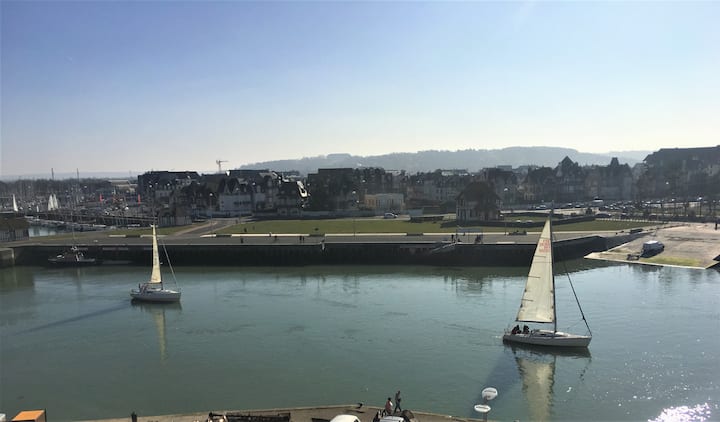 "Le Belvédère" Avec Piscine Et Vue Sur Le Port - Deauville
