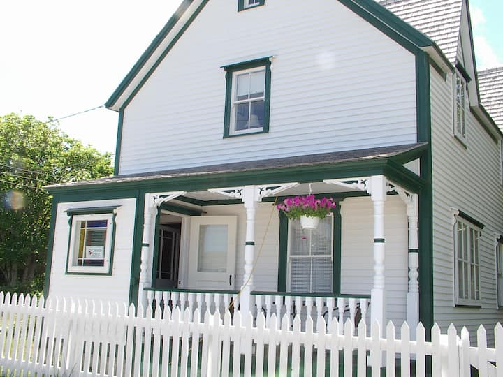 Spectacular Historic Location - Bonavista