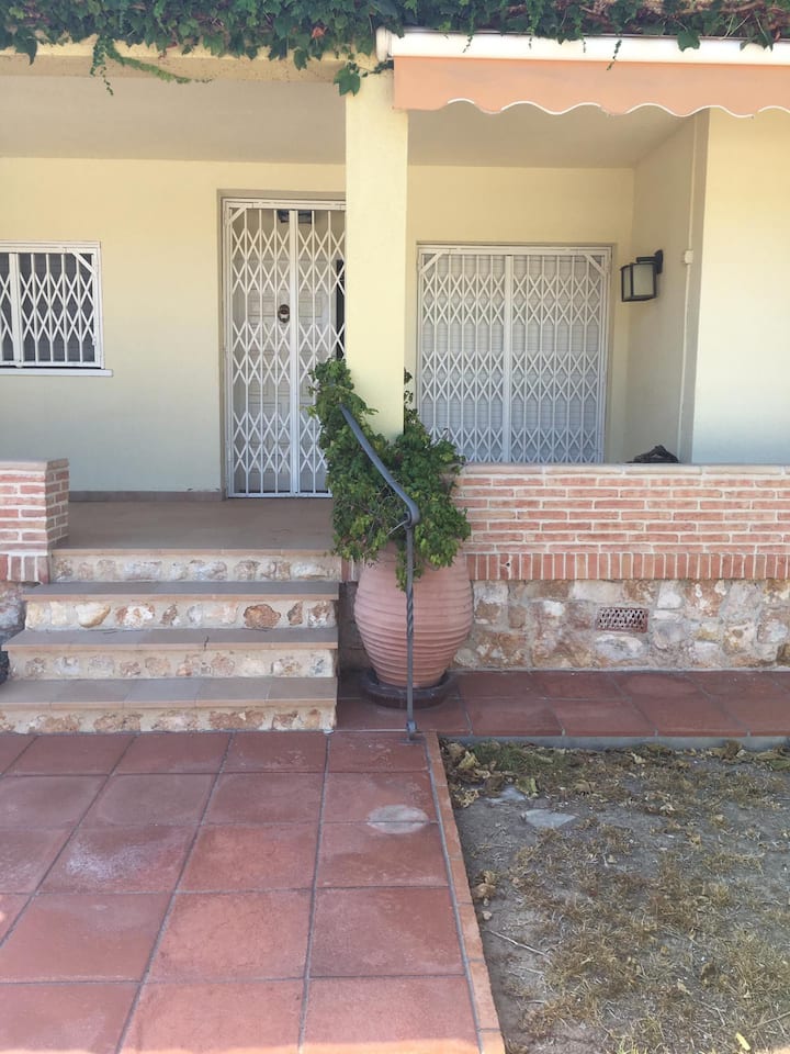 Casa Sencera Prop De La Platja Tres Cales - Costa Dorada, España