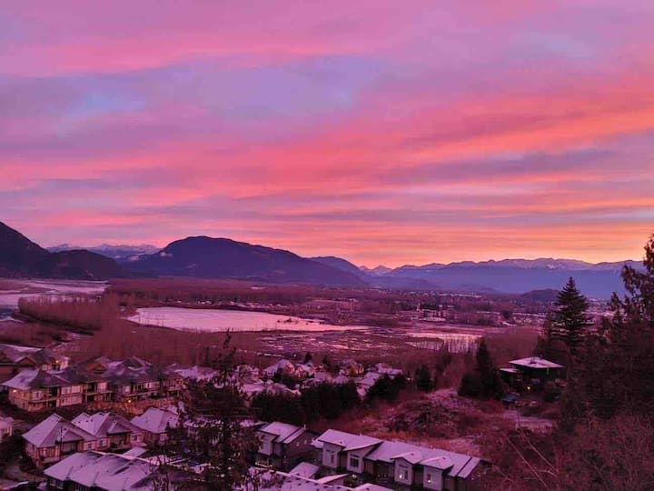 Dnd Bnb 3-bdrm Family, Pet-friendly Hill-side Home - Chilliwack