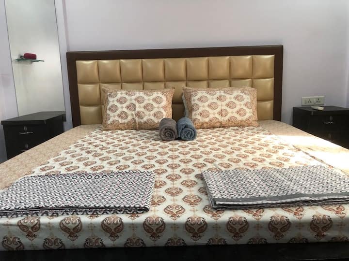 Home Stay 3 Bedroom Apartment - Kanpur